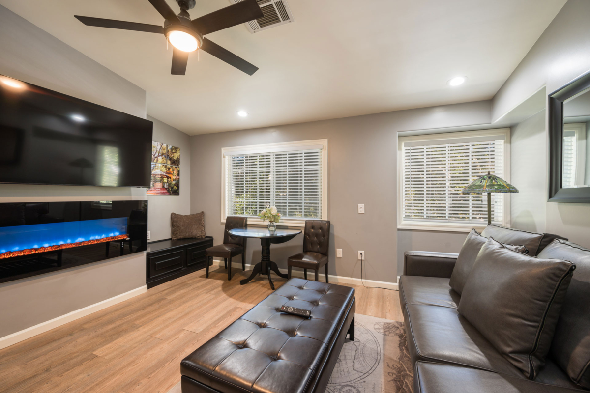 Hillside King Suites - Sycamore Mineral Springs Resort and Spa